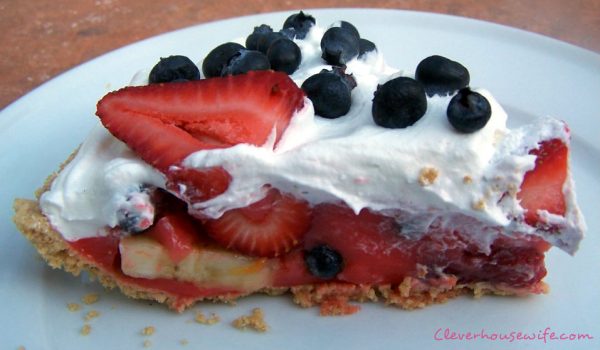Summer Fruit Pie - Clever Housewife
